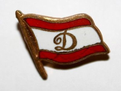 Dinamo Bucharest crest flag old badge (enamel) | Badges \ Romania