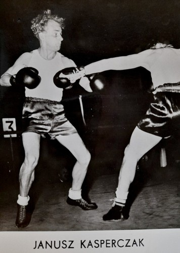 Janusz Kasperczak boxing (Collectors Club) postcard | Photos / Postcards