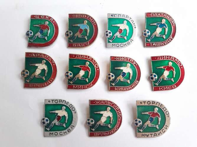 USSR football clubs player set of 11 old badges | Badges \ Ukraine ...