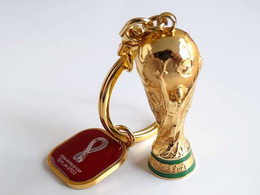 FIFA World Cup Qatar 2022 3D trophy & official logo keyring (Official ...