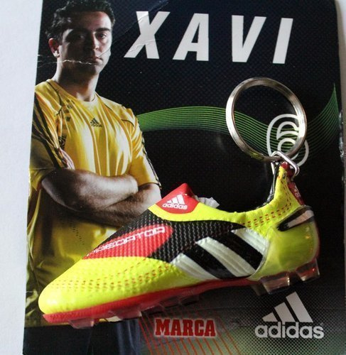 Keyring Xavi Hernandez football shoe (adidas official product) | Keyrings