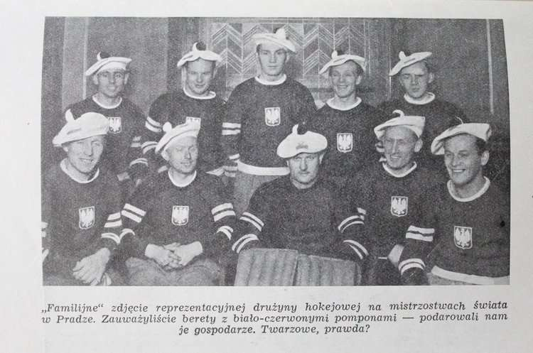 Chasing the hockey puck | Sports Books \ Winter Sports Sports Books ...